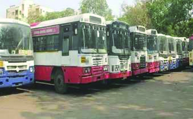 TSRTC Introduces T9-30 Ticket for Daily Commuters - Sakshi
