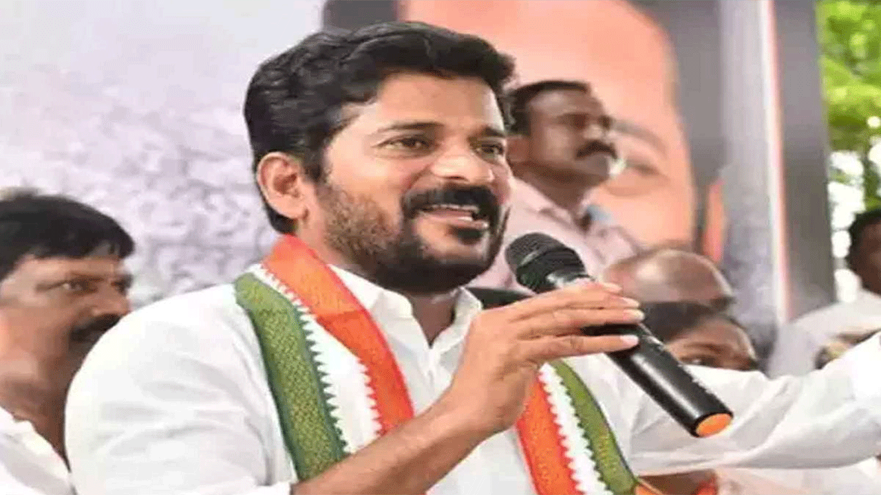 Revanth Reddy Slams BRS leaders For Allegations On Rahul Gandhi - Sakshi