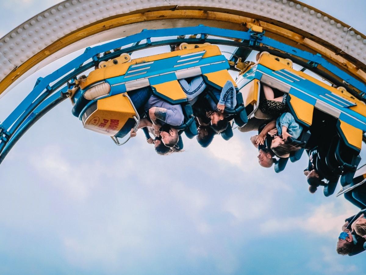 Roller Coaster Riders Stuck Upside Down For Over 3 Hours - Sakshi