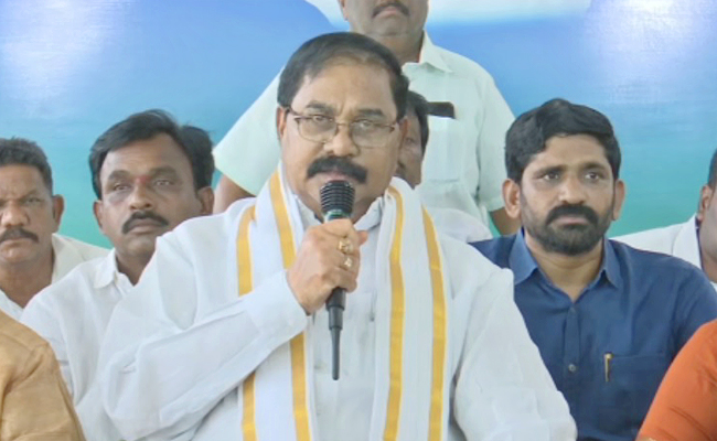 ‘వైఎస్సార్‌సీపీని వీడే ప్రసక్తే లేదు | There Is No Question Of Leaving ...