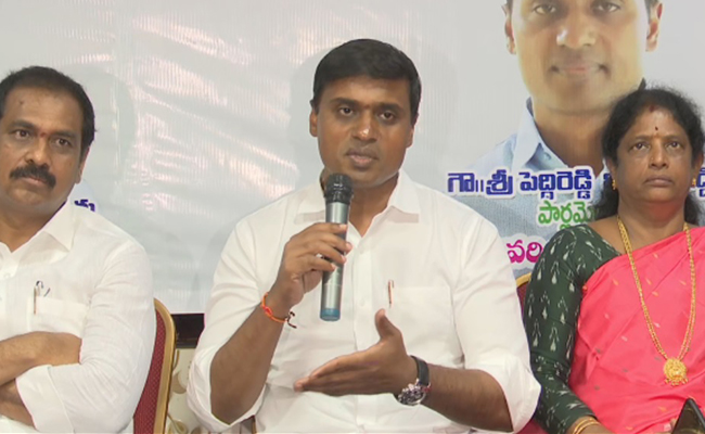 తనకు బలం లేదని పవన్‌ కల్యాణే ఒప్పుకున్నారు:మిథున్‌రెడ్డి | YSRCP Midhun ...