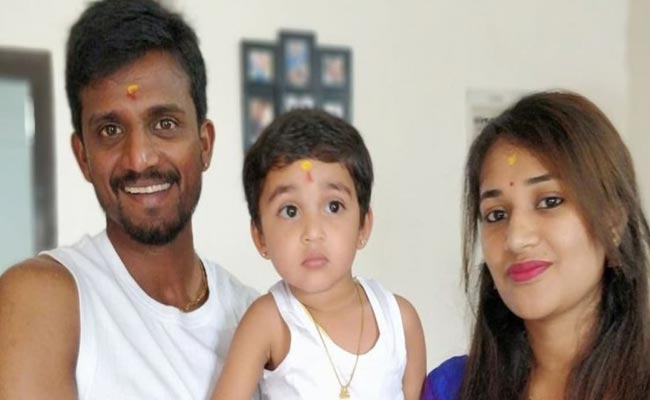 Kannada Bigg Boss Fame Kirik Keerthi Divorce With Wife Arpitha - Sakshi