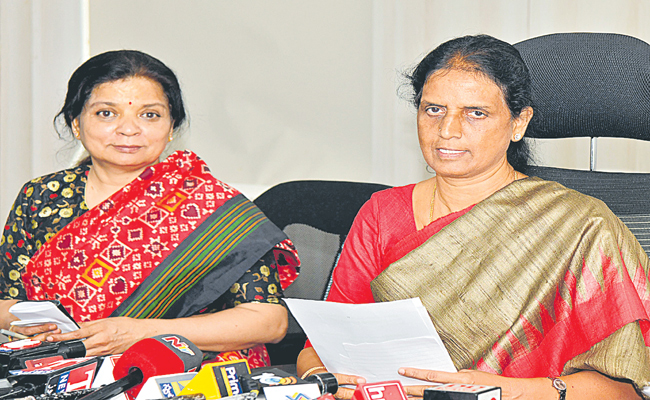 6,612 టీచర్‌ పోస్టుల భర్తీ | Sabita Reddy says good news 6612 teacher ...