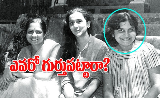 Infosys N. R. Narayana Murthy Wife Sudha Murty Young Age Pics Viral - Sakshi