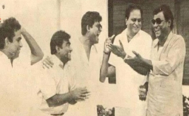 Telugu Cinema Top 5 Comedians In One Photo, Pic Goes Viral - Sakshi