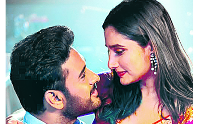 ధీమహి.. ఇదో డిఫరెంట్‌ థ్రిల్లర్‌! | Dhimahi movie first look release ...