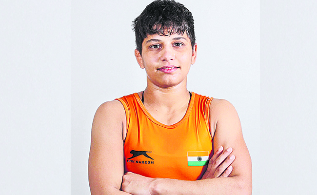 అంతిమ్‌పైనే ఆశలు | Indian wrestlers at the World Senior Wrestling ...