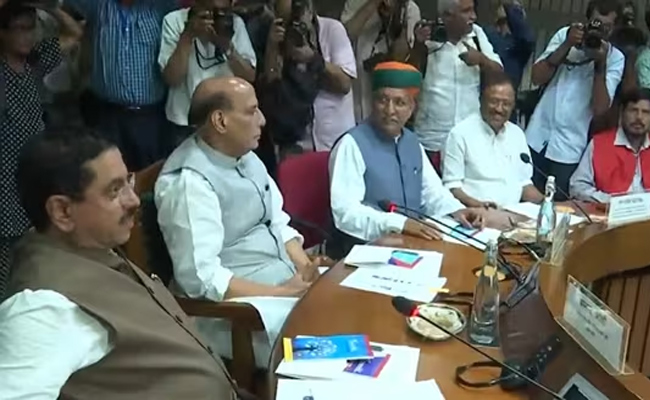 ఢిల్లీలో అఖిలపక్ష భేటీ | All Party Meeting In Delhi | Sakshi