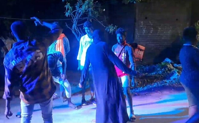 గణేష్ మండపంలో బుర్ఖాతో డ్యాన్సులు.. అరెస్టు | Man Wearing Burqa Dance ...