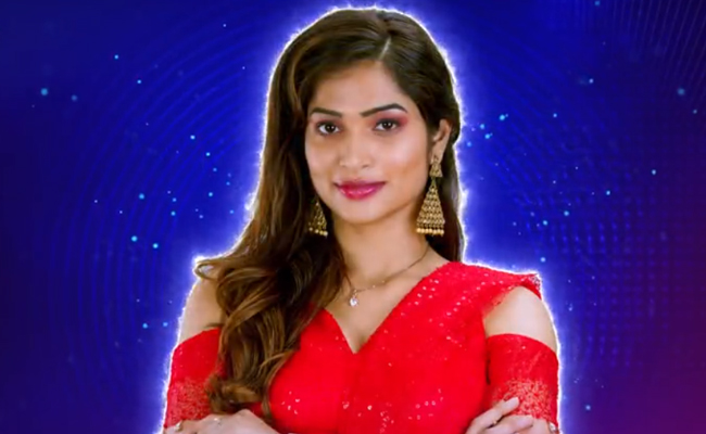 తెలుగు రాదు, కానీ తెలివి చాలా ఉందంటోన్న అమిగోస్‌ బ్యూటీ | Bigg Boss 7 ...