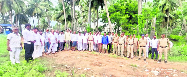 ఆలయ భూముల స్వాధీనం | - | Sakshi