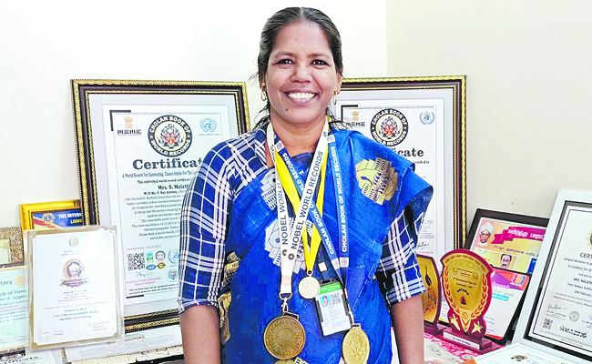 విద్యార్థులే ఊపిరిగా.. | Malathi Teacher: How this chemistry teacher ...