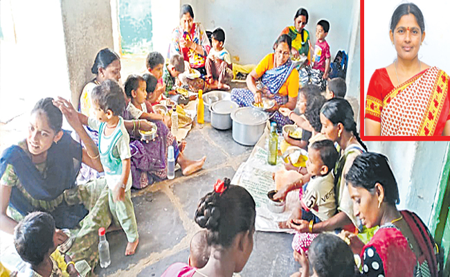 ఊరంతా మా కుటుంబమే! | Regatte venkata ramana wins best anganwadi teacher ...