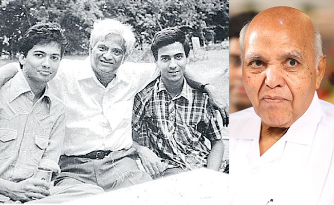 షేర్ల కోసం.. తుపాకీతో రామోజీ బెదిరింపు | Eenadu Ramoji Rao threatened ...