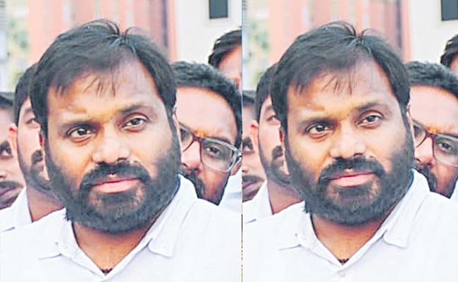 ‘కిలారు’ డుమ్మా | Kilaru Rajesh is absent for CID investigation | Sakshi