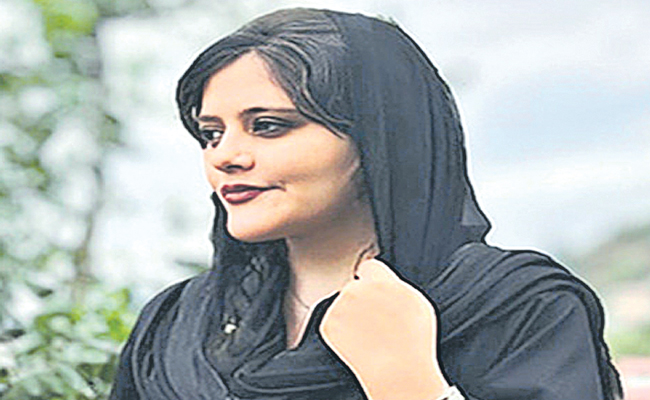 మహ్సా అమినికి | Mahsa Amini awarded EU Sakharov human rights prize | Sakshi