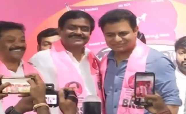 బీఆర్ఎస్⁬లో చేరిన జిట్టా బాలకృష్ణారెడ్డి | Jitta Balakrishna Reddy ...