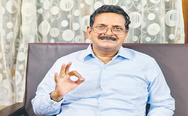 రెండు తెలుగు రాష్ట్రాల్లో తొలి హెచ్‌ఐవీ ఫిజీషియన్‌ ఆయన! | Dr Y Murali ...