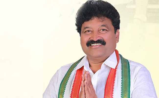 కూకట్పల్లి బరిలో హరివర్ధన్రెడ్డి Kukatpally Congress Party Candidate Singireddy