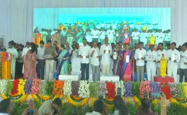 CM Breakfast Scheme: తెలంగాణలో సీఎం అల్పాహార పథకం ప్రారంభం | Minister ...