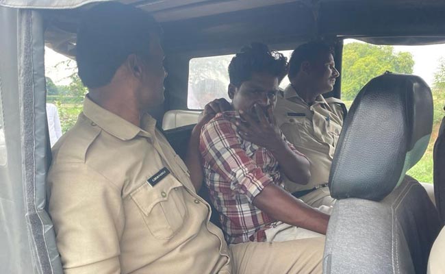 ఎమ్మెల్యే శంకర్ నారాయణపై హత్యాయత్నం | Death Attempt On Penukonda MLA ...