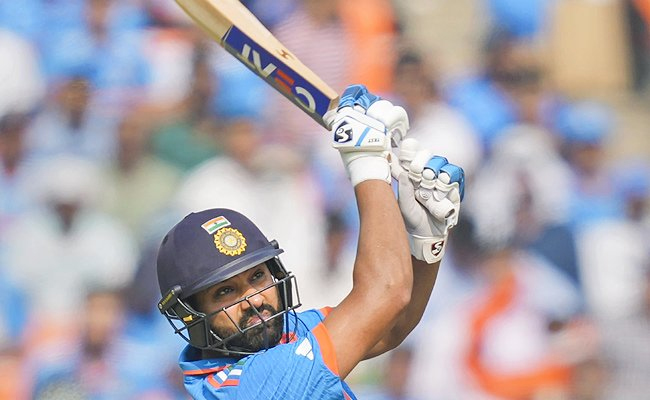 రోహిత్‌ నిరాశ చెందాడో లేదో కానీ.. వాళ్లు మాత్రం: సెహ్వాగ్‌ విమర్శలు | Dravid Co Will Tell Him ...