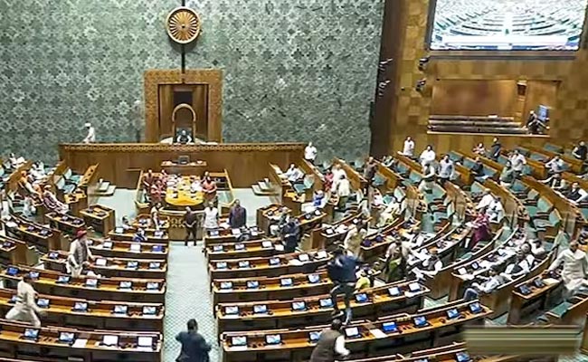 Parlament Updates: పార్లమెంట్‌ ఉభయ సభలు వాయిదా | Winter Parliament ...