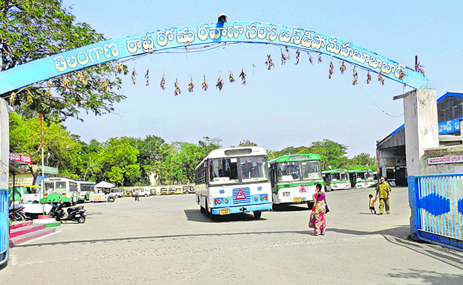 97 డిపోలకు గాను 96 లాభాల్లో.. | TSRTC earned Rs 21 crore in one day ...