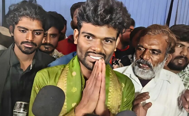 పేరు మార్చుకున్న 'బిగ్‌ బాస్‌' విన్నర్‌ పల్లవి ప్రశాంత్‌ | Bigg Boss ...