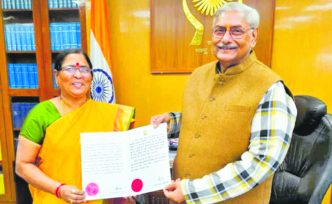 జాతీయ మానవహక్కుల కమిషన్‌ సభ్యురాలిగా విజయభారతి | Sayani Vijaya Bharti ...