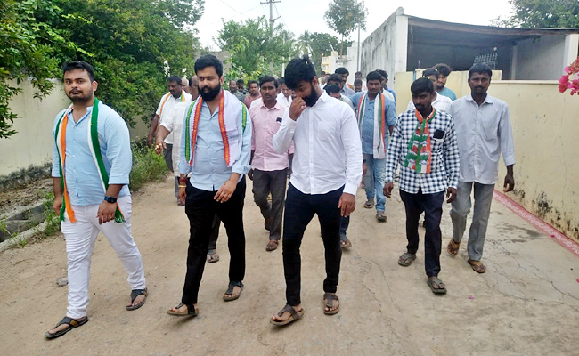 కాంగ్రెస్‌లో ‘సన్నాఫ్‌ సీనియర్లు’ | Young Leaders Supportr On Kunduru ...