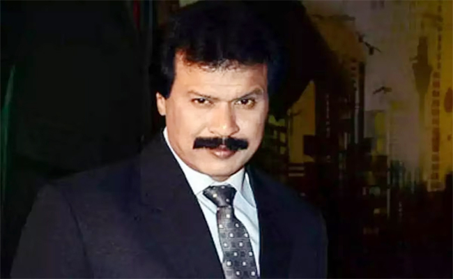 సీఐడీ నటుడికి గుండెపోటు? పరిస్థితి విషమం! | Dinesh Phadnis in CID fame ...