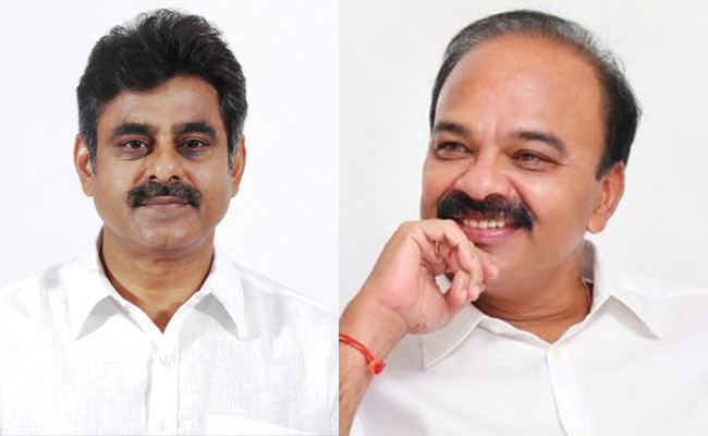 ఆయనో పెద్ద కబ్జాకోరు | Gaddam Ranjith Reddy vs konda | Sakshi