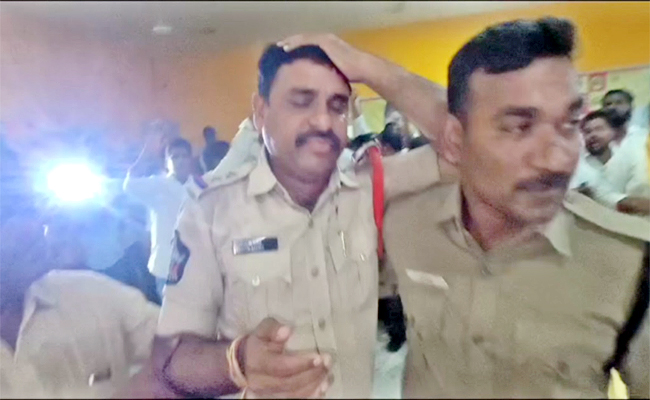 రణరంగంగా నాని వర్సెస్‌ చిన్ని.. జనసైనిక్స్‌ ఆగ్రహం! | Tiruvuru: TDP Kesineni Nani Chinni Group ...