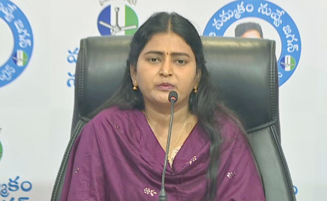 ‘జగనన్న మాటే నాకు శిరోధార్యం’ | MLA Jonnalagadda Padmavathi Clarifies ...