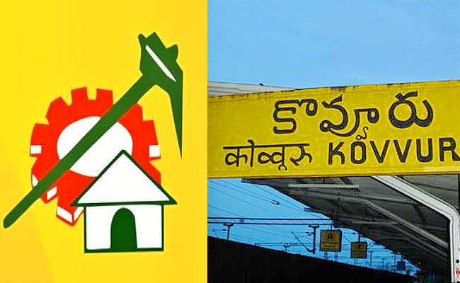 కొవ్వూరు పచ్చపార్టీలో వర్గపోరు | Political Fight Between Kovvur TDP | Sakshi