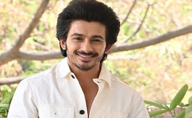 ఆ రెండు సినిమాలతో ‘సిద్ధార్థ్‌ రాయ్‌’ కి సంబంధమే లేదు: దీపక్‌ సరోజ్ ...