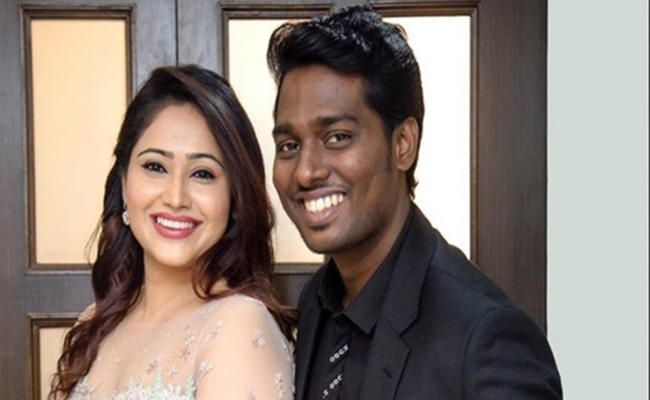 స్టార్ జంటను ఫాలో అవుతున్న అట్లీ దంపతులు! | Jawan Director Atlee Couple ...