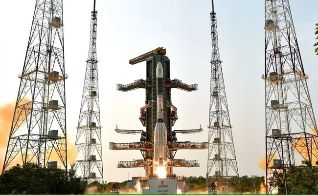 ‘ఇస్రో’ కీర్తి కిరీటంలో మరో కలికితురాయి | INSAT-3DS Begins Capturing ...