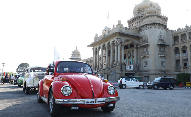బెంగళూరులో వింటేజ్‌ కార్ల ర్యాలీ - ఫోటోలు | Election Awareness Program ...