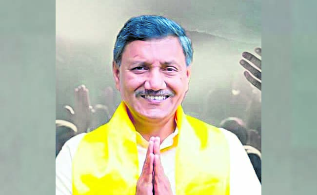 పరారీలో టీడీపీ నేత మాండ్ర శివానందరెడ్డి | TDP Sivananda Reddy Land ...