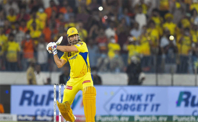 చరిత్ర సృష్టించిన ధోని.. ఐపీఎల్‌ హిస్టరీలోనే తొలి క్రికెటర్‌గా | MS ...