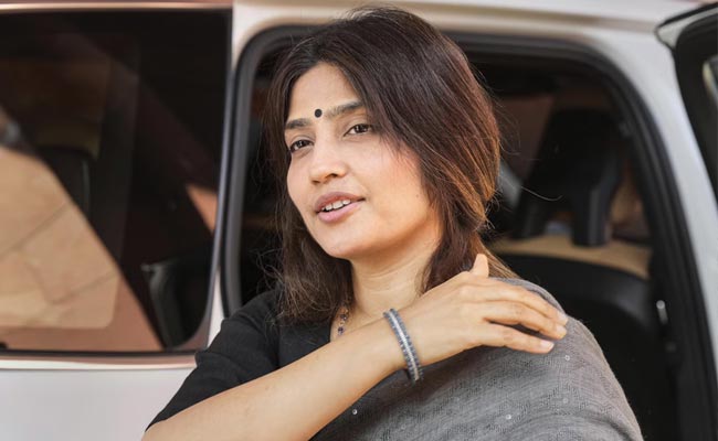 ఈసారి ఓటు మార్పు కోసమే | Samajwadi Party Lok Sabha Candidate Dimple ...