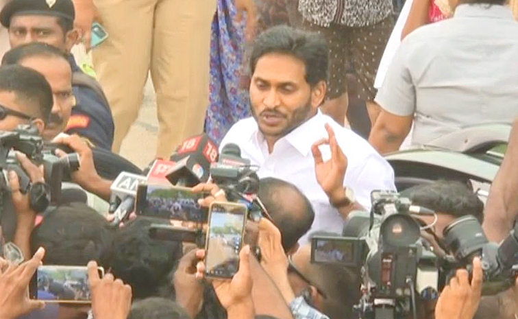 ఓటేసిన సీఎం జగన్‌.. పోలింగ్‌ వేళ ఓటర్లకు సందేశం | AP Assembly Elections ...