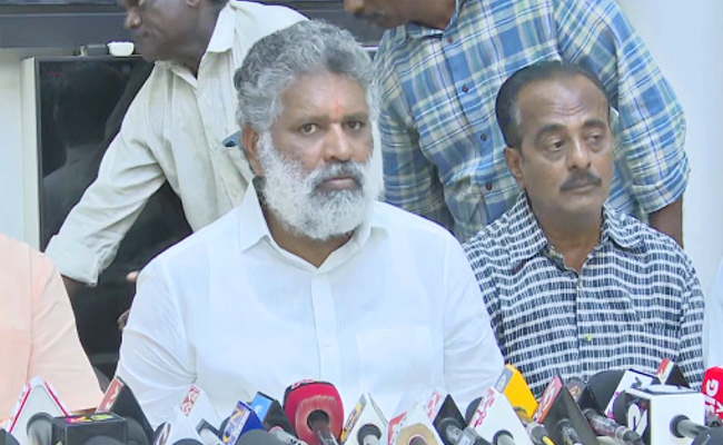 పులివర్తి నానికి గాయాలవ్వలేదు, ఆయనదంతా డ్రామా: చెవిరెడ్డి | Chevireddy ...