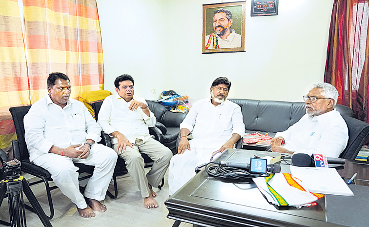 ఇంకా అలక వీడని జీవన్‌రెడ్డి | Congress Leaders Bhatti and Sridhar Babu ...