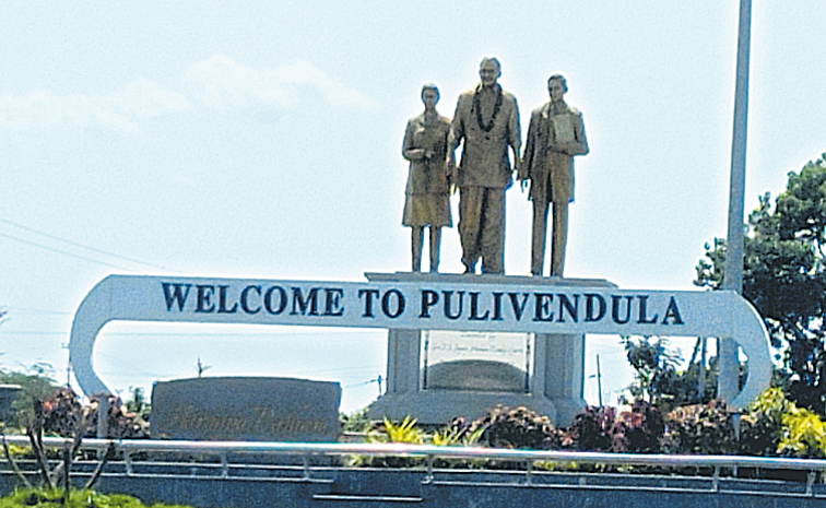 ప్రాంతీయ, రాజకీయ స్వభావాలు ఒకటి కాదు! | Sakshi Guest Column On ...