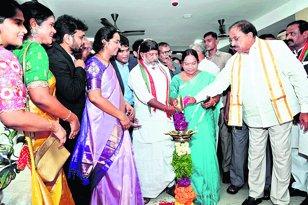మెరుగైన వైద్యసేవలందించండి | - | Sakshi