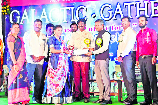 ఫార్మసి విద్యార్థులకు ఉజ్వల భవిష్యత్‌ | - | Sakshi