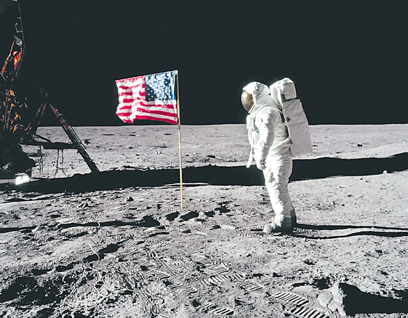 Apollo 11 Mission: జెండా రెపరెపల వెనుక... | Neil Armstrong: Neil ...